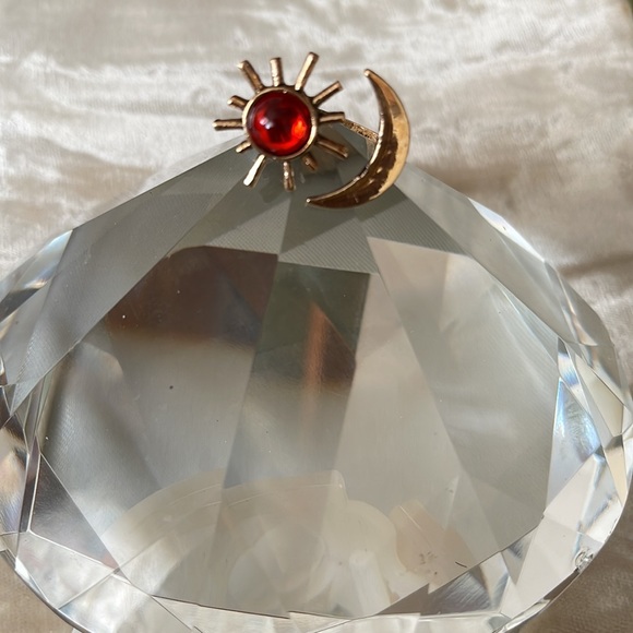 Conversations Cafe | Jewelry | Golden Sun Moon Red Gem Ring | Poshmark